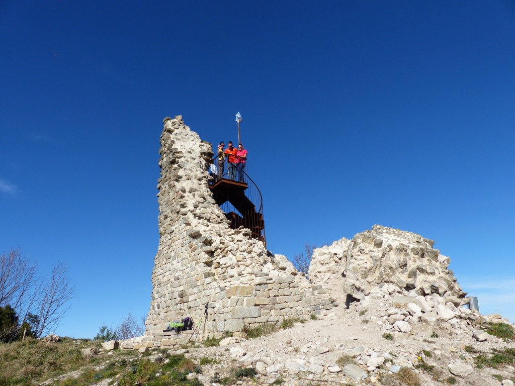 Castell de Milany, és una ruta per gaudir de senders magnífics.